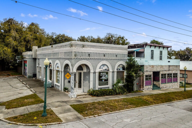 Crescent City, Florida - Florida Vacations, Travel & Tourism Guide