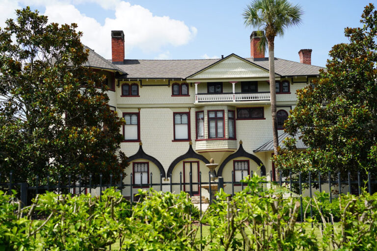 Stetson Mansion - Florida Vacations, Travel & Tourism Guide